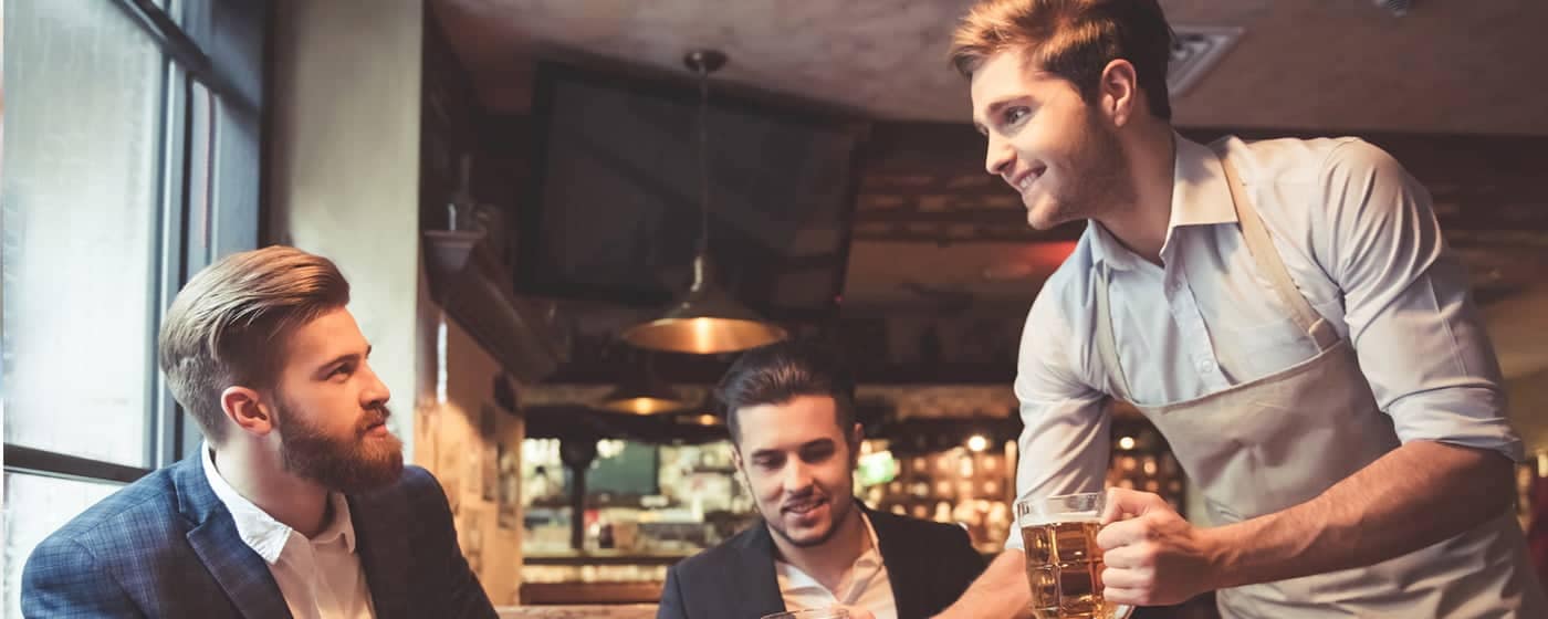 Working as a waiter in Australia | Find out how with Go Study